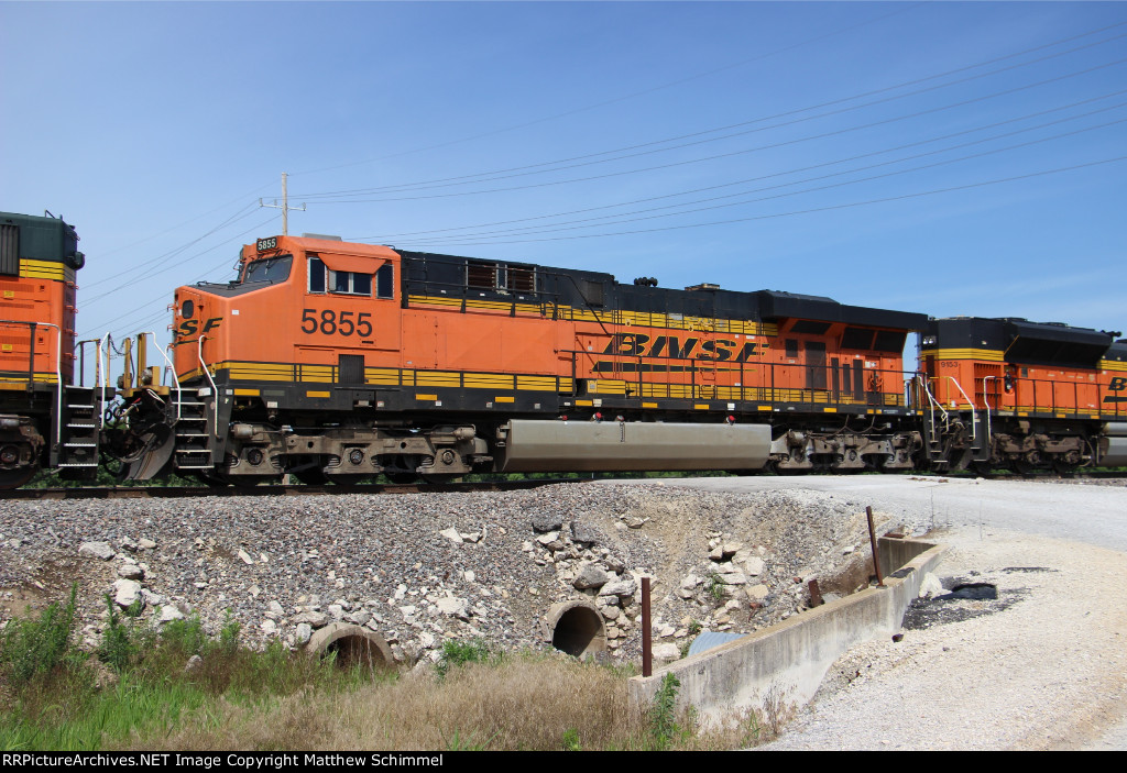 BNSF 5855